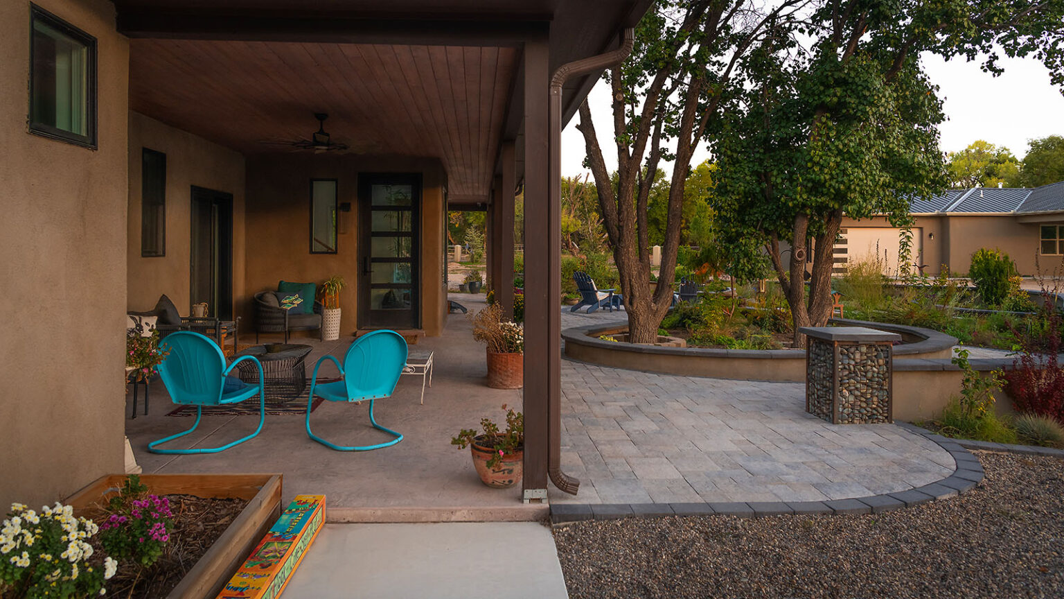 Blending Modern Lines with Natural Rhythms in this Transitional Bosque ...